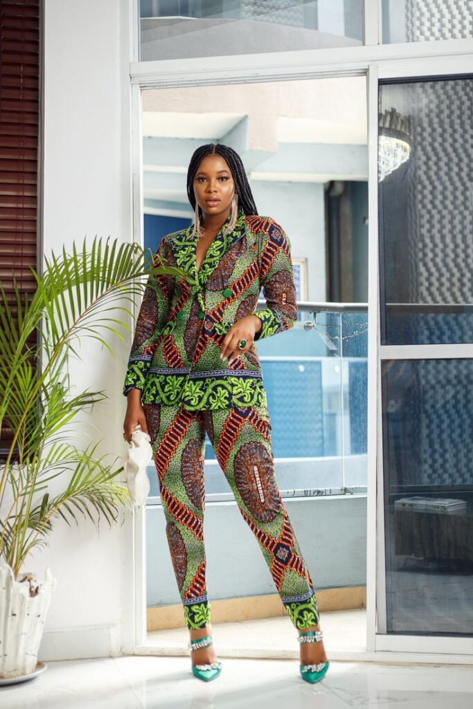 30 Latest Ankara Suit Styles for Ladies - Kaybee Fashion Styles