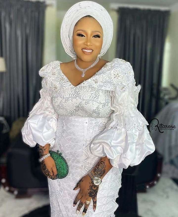 Best Nigerian lace blouse styles for wrapper in 2022 and 2023 - Kaybee ...