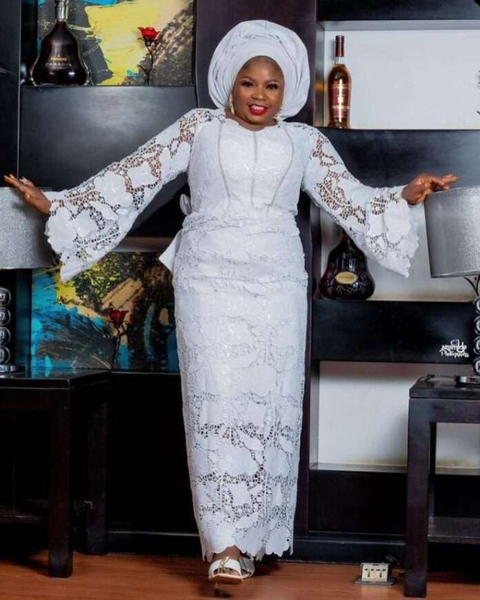 Best Nigerian lace blouse styles for wrapper in 2023 and 2024 - Kaybee ...