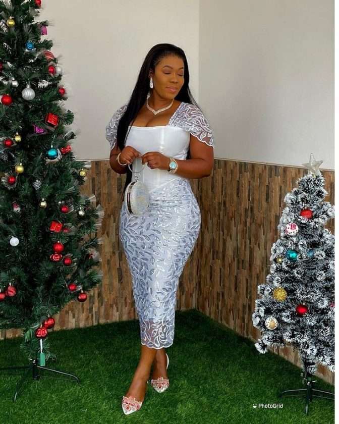 Best Short White Lace Gown Styles in 2022 and 2023 - Kaybee Fashion Styles