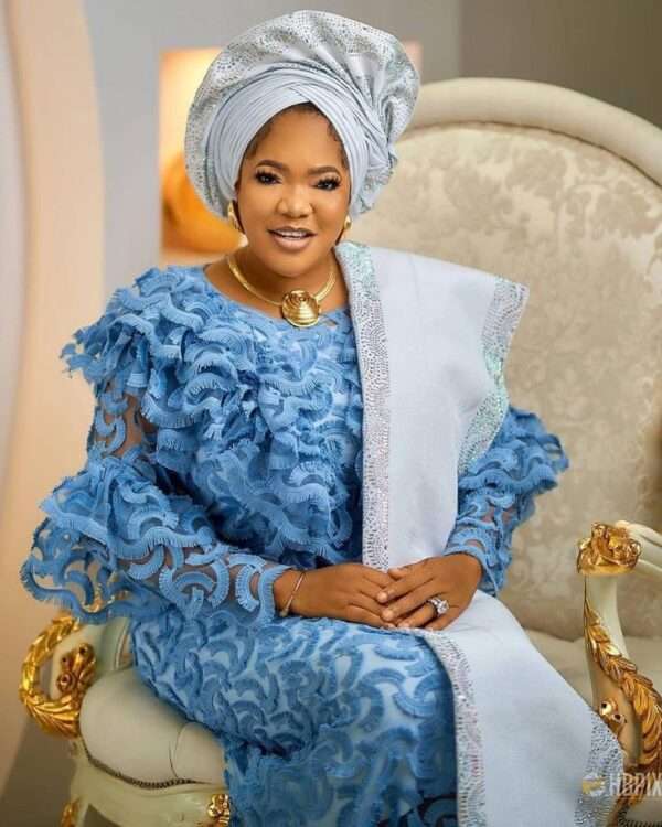 Best Nigerian lace blouse styles for wrapper in 2023 and 2024 - Kaybee ...