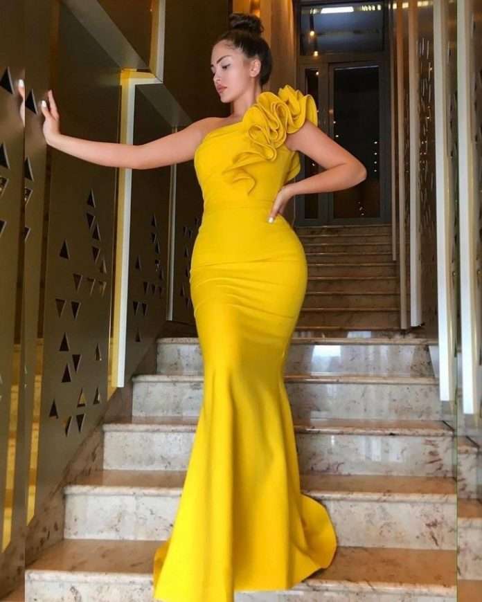 Best Crepe Material Gown Styles in Nigeria - Kaybee Fashion Styles