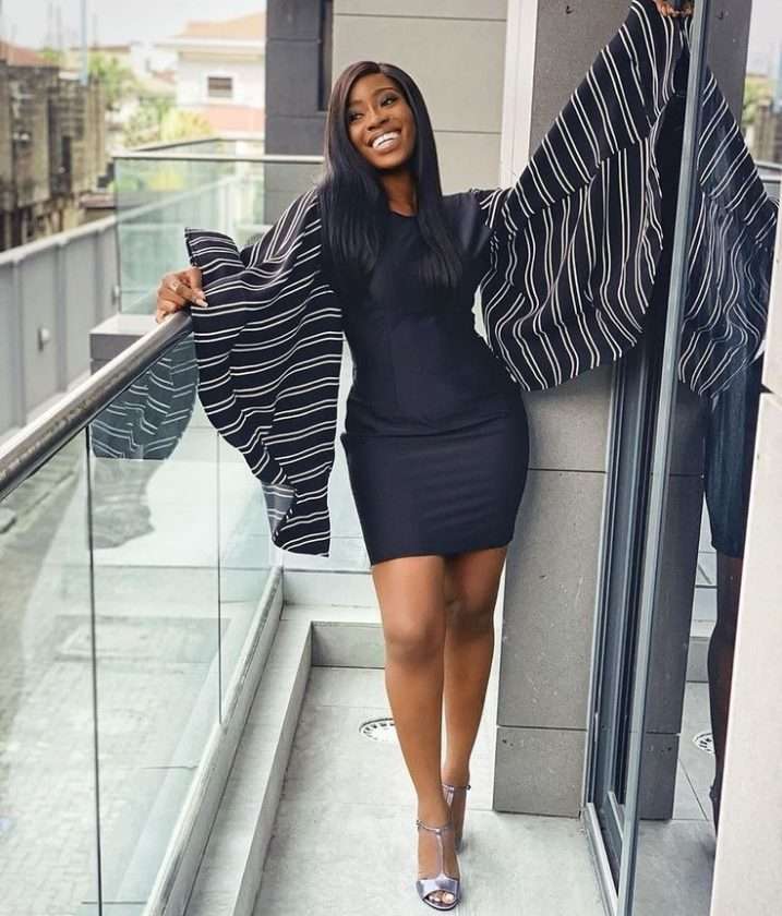 Latest English Plain and Pattern Styles for Ladies in 2022 and 2023 ...