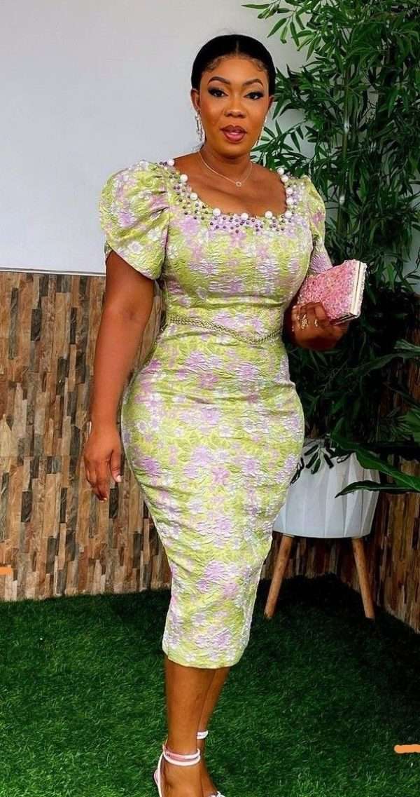 Best Damask Short Gown Styles in 2022 and 2023 - Kaybee Fashion Styles