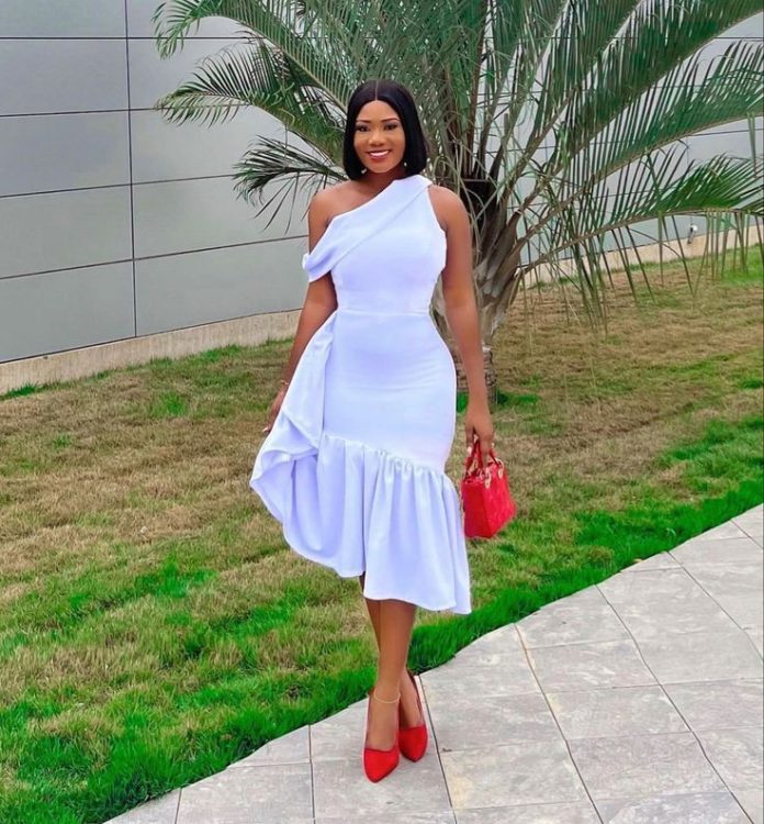 30 Latest English Wear Styles for Ladies in Nigeria - Kaybee Fashion Styles